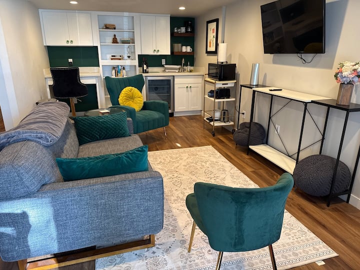 Fifa And Hockey Family Haven - Shoreline, WA