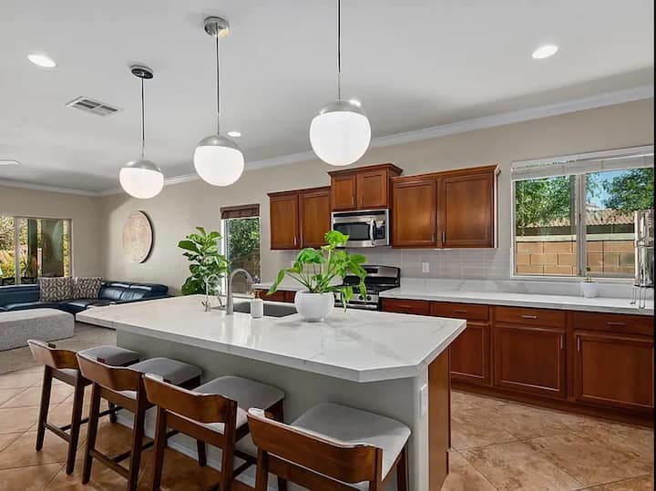 Family Home Away From Home. - Gilbert, AZ