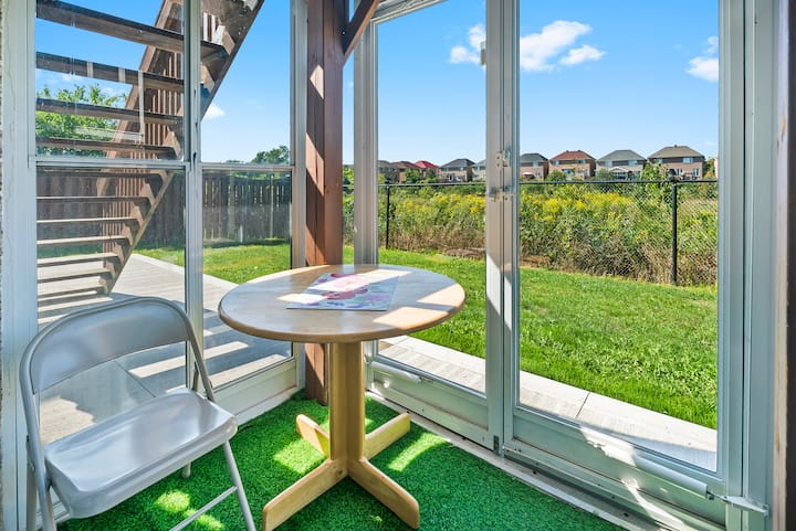 Quiet Family Stay | Netflix, Kitchen & Backyard - Markham, Canada