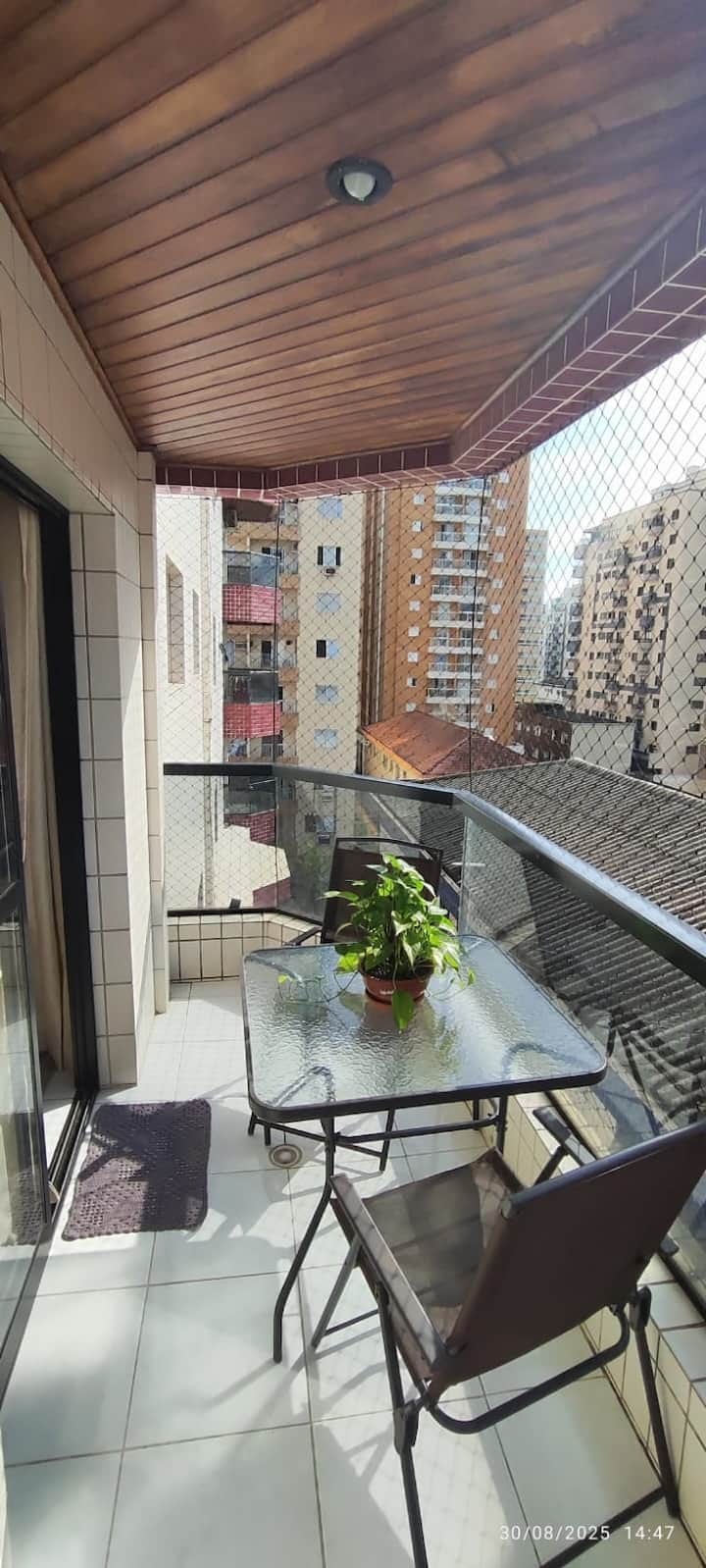 Tupi Beach House 
A 100 Metros Da Praia - Praia Grande