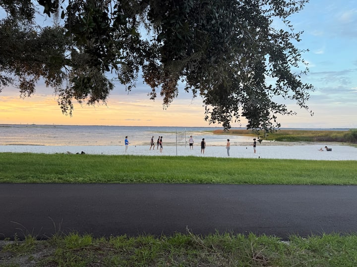 Home By The Lake - St. Cloud, FL