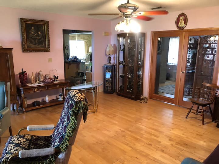 Family Retreat With Lake Views And Near Disney - St. Cloud, FL