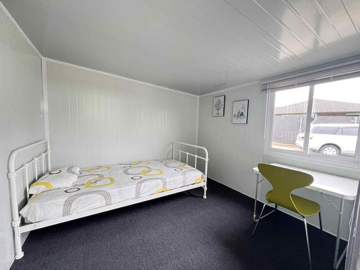 Cheap, Private, Quiet Cabin - Auckland