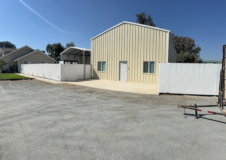 Cozy Farm Apartment - Lemoore, CA