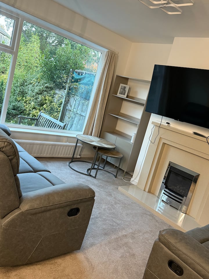 The Grand Family Getaway: Space, Comfort & Garden - Newcastle upon Tyne