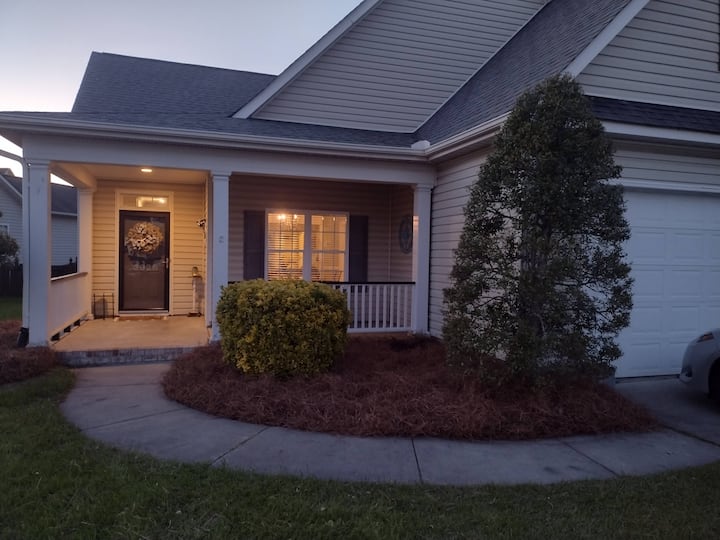 Lovely House In Quiet Neighborhood - Greenville, NC