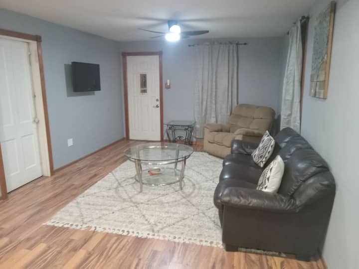 Cute Home With Big Private Backyard In Quiet Area. - Grand Island, NE