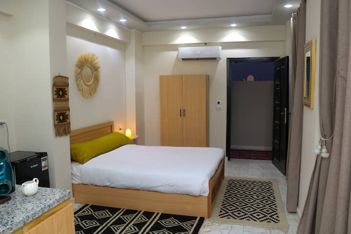 Luluz Boho Studio With A Private Rooftop Zen Space - Hurghada