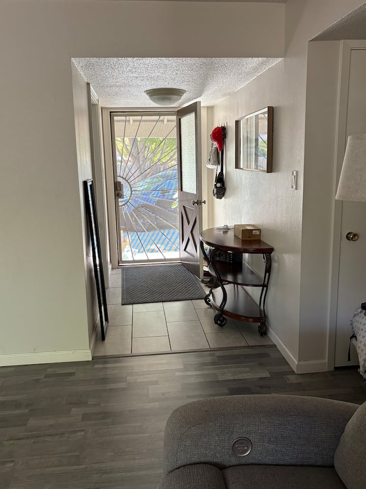 Quiet 3br Home Near River – Perfect For Long Stays - Sacramento, CA