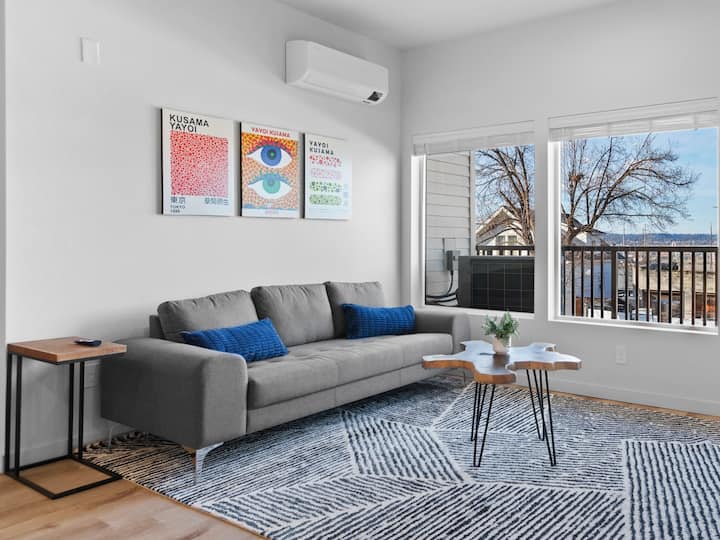 Spokane Perry District Retreat | 2br/2ba+parking - Spokane, WA