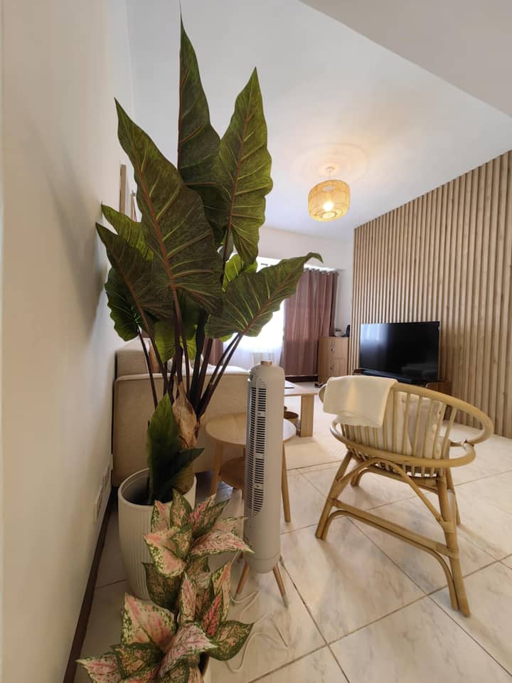 Ocean + City Views | 3br/3ba Cebu Condo + Parking - Cebu City