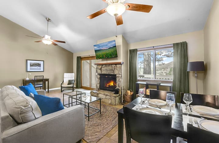 ~Mountain View! ~Balcony! ~Fireplace! - Flagstaff, AZ