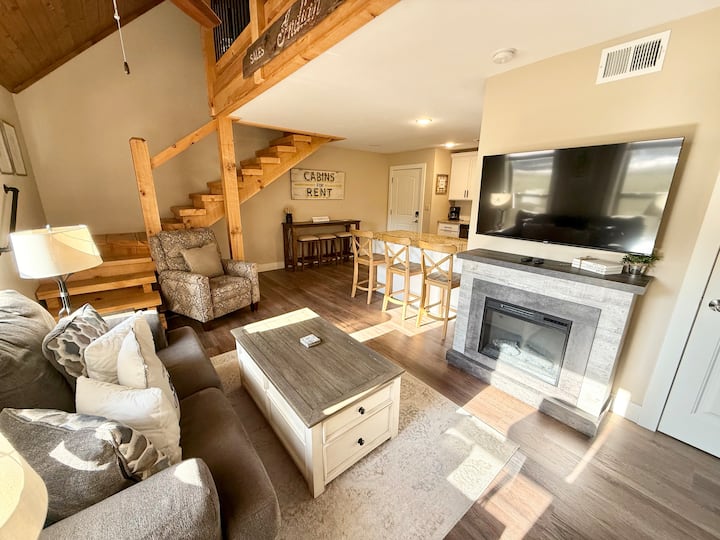 Serene Retreat 2br 2ba/sleeps 4/pool/hot Tub - Bull Shoals Lake