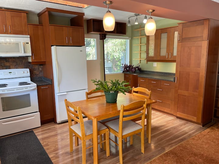 House On Greenway - North Vancouver