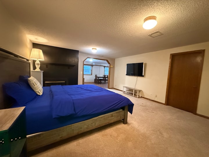 Cozy 1br Basement Stay Quiet, Independent Access - Wichita, KS