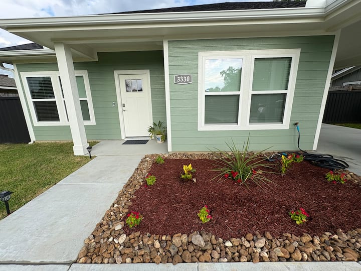 Mountian Bungalow - Lamar University, Beaumont