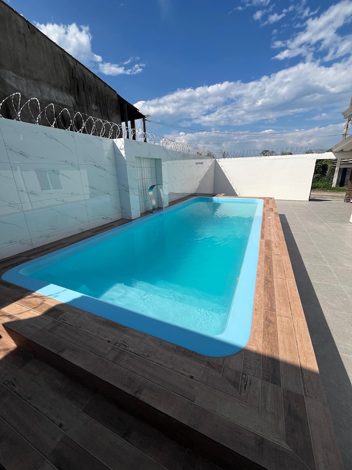 Linda Casa Seu Refúgio Com Piscina E Praia! - Praia Grande
