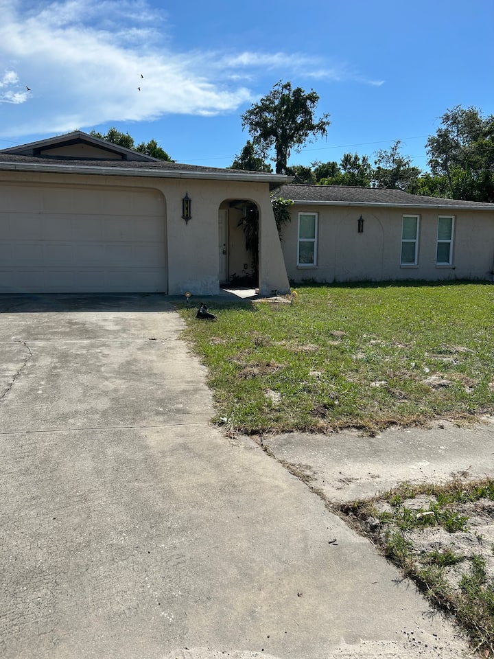 Spacious Family Home Minutes From The Beach - New Port Richey, FL