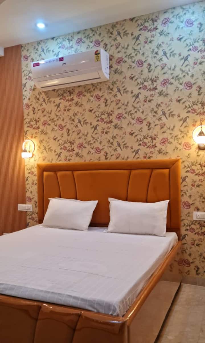 Airport Chowk| 3bhk | First Floor | Prime Location - Ajitgarh