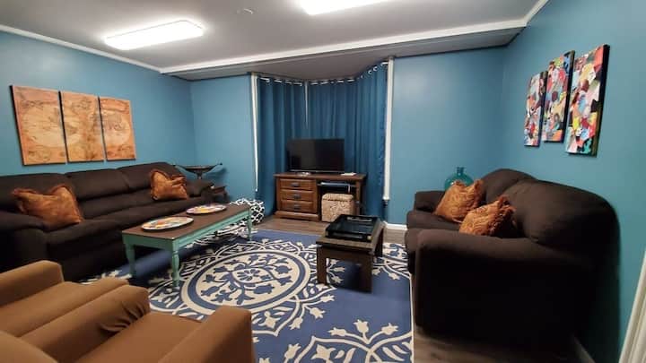 Perfect For Large Groups 10br Sleeps 26 Near Falls - Niagara Falls, NY