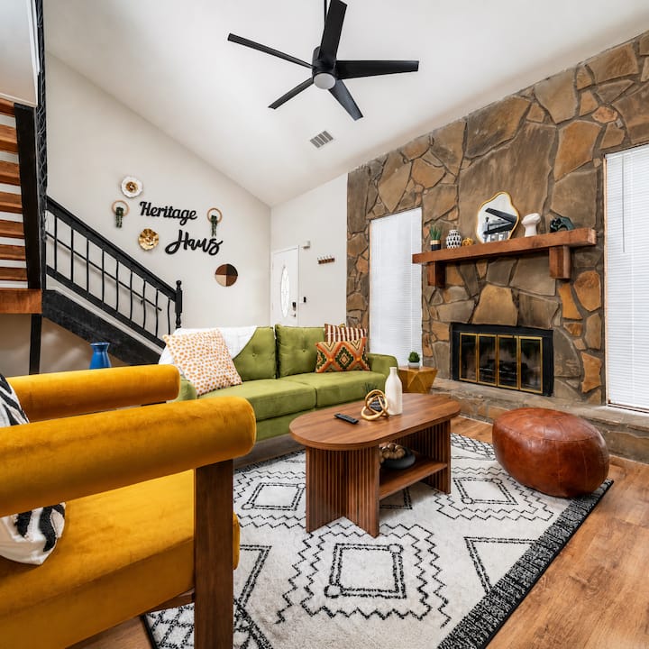 Stylish 2br W/ Deck Near Marietta Square | Dogs Ok - Marietta, GA