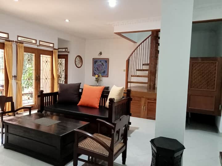 Dago Resort Weekend Staycation At Uncle’s House - Bandung