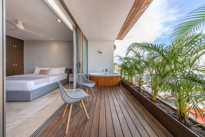 The Chic One | Private Jacuzzi | Steps From 5th - Playa del Carmen