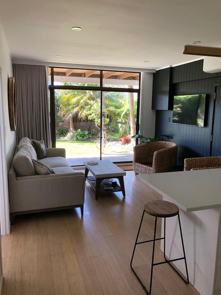 Manly By The Beach - Waiwera