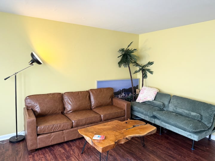 Cozy 1 Br Retreat In The Heart Of King Of Prussia - Conshohocken, PA