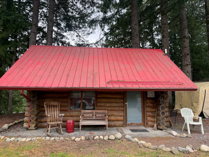 Charming Lake Bunkie - Campbell River
