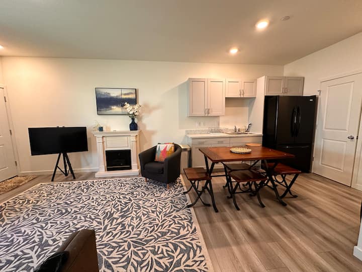 Alheri's Cozy Corner - Redding, CA