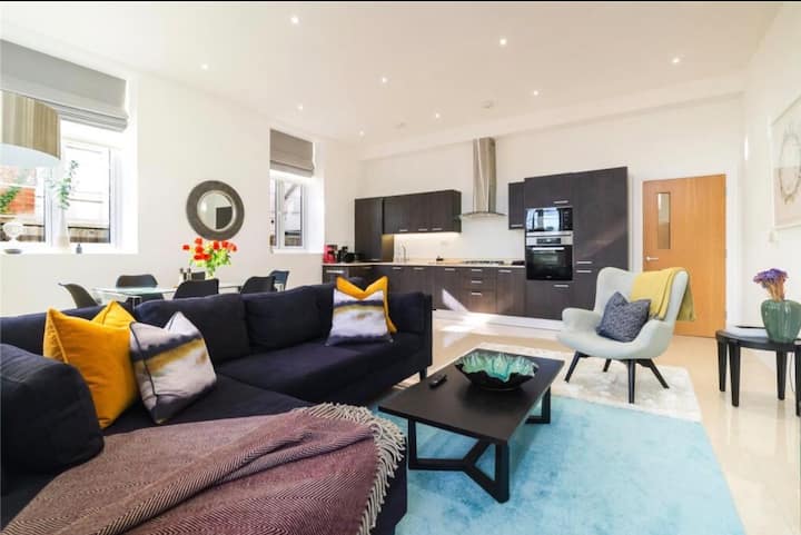 2 Bed, Parking, 22mins-central London, 15mins-lhr - 하예스