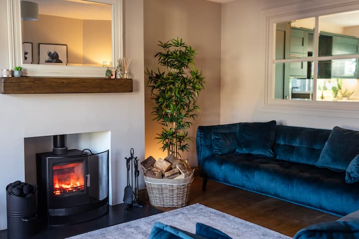 Spacious Retreat In The Heart Of Bushmills - Portrush