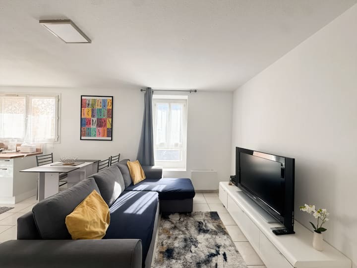 Le Nid Des Curistes • 5 Min Des Thermes • 4 Guest - Lamalou-les-Bains