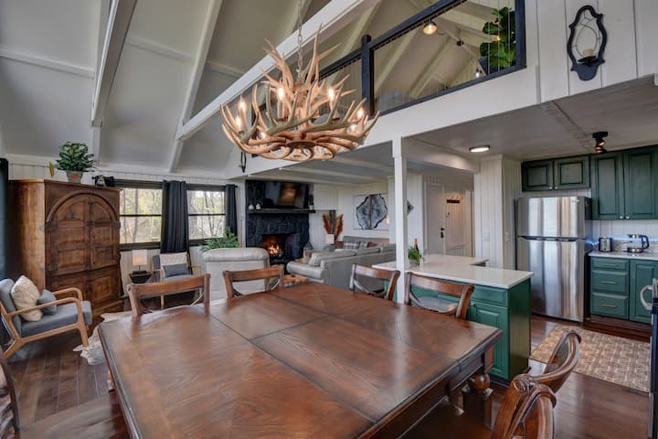 Gorgeous Sky Valley Mtn Retreat! Golf-swim-hike! - Dillard, GA