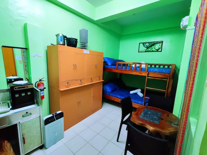 Evan's Homestay (Room A) - Basco