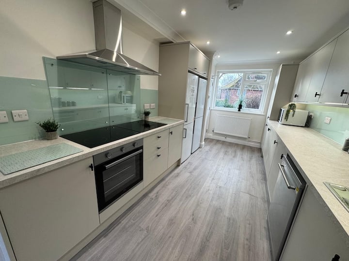 7 Bedroom Near Uea & Hospital. Free Parking - Wroxham