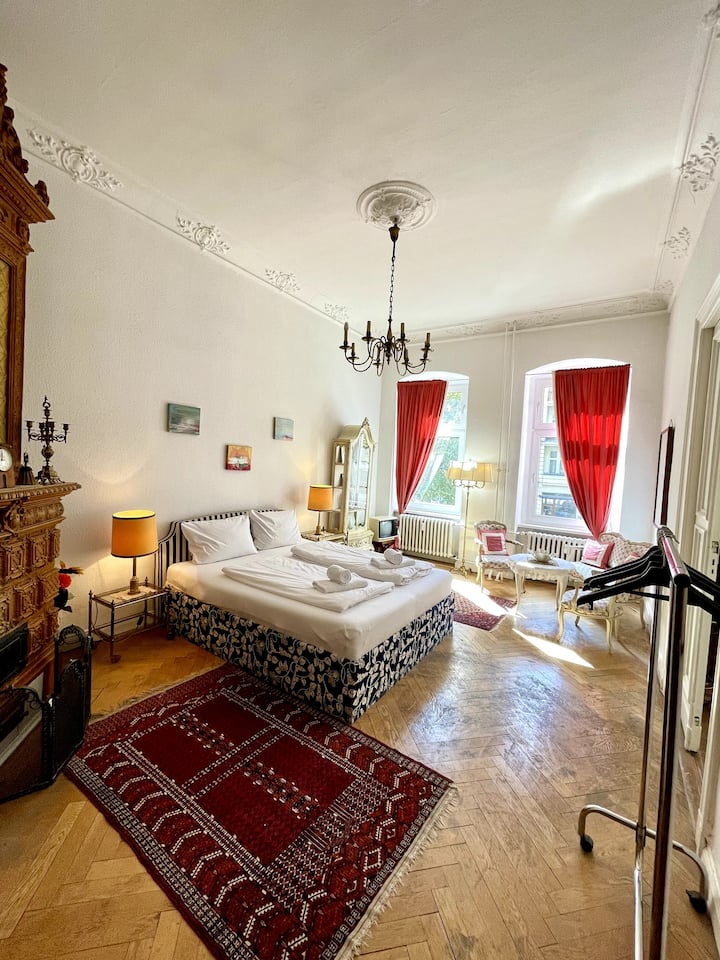 Quirky Charlottenburg Retreat With Vintage Charm - Aéroport de Berlin Tegel (TXL)