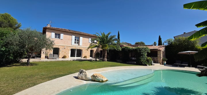 Villa Familiale Avec Piscine, Entre Lac Et Mer - Peymeinade