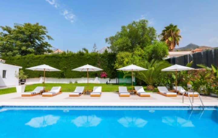 Villa Almencino: Lujo, Golf Y Diseño En Marbella - Marbella