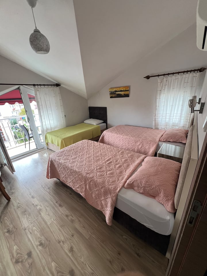 2 Bedrooms -Near Migros Market-1 Km To ÇAlış Beach - Fethiye