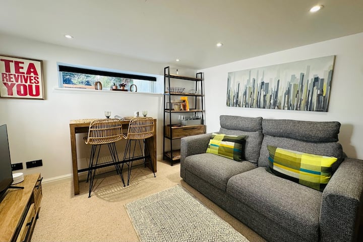 Private Studio In Basement Renovation In Chorlton - Manchester