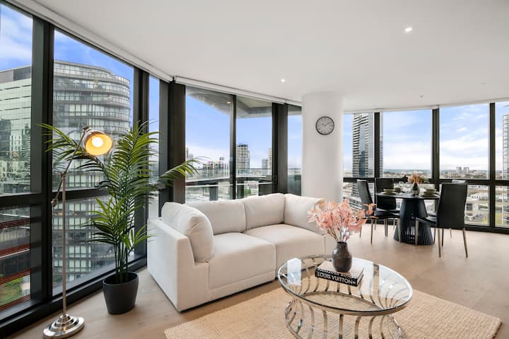 Docklands Waterfront Luxury 180° Views | Pool, Gym - Austrália