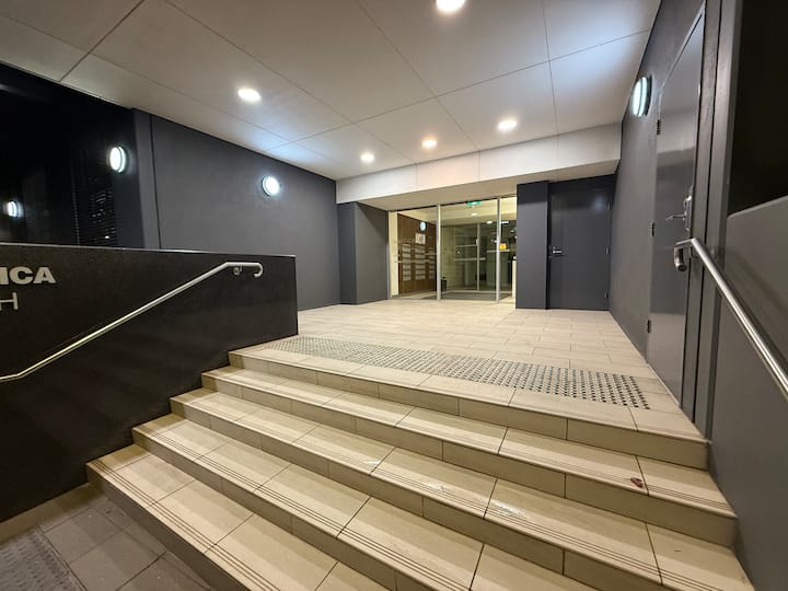Comfort Of Home ~Pool~gym~sauna~secure Parking - Port Adelaide