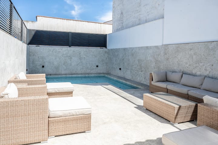 Estupenda Casa De Pueblo Con Piscina - Enguera