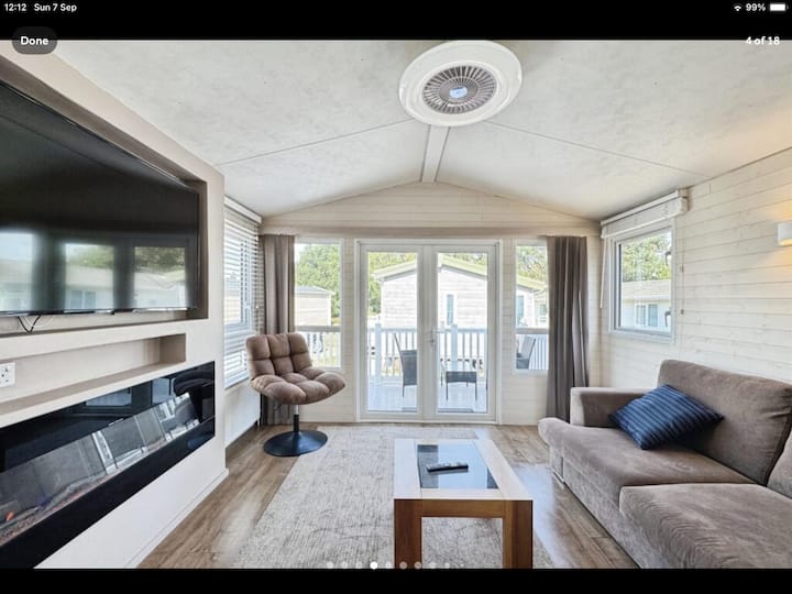 Super Home On Great Site - Sea View - Dorset