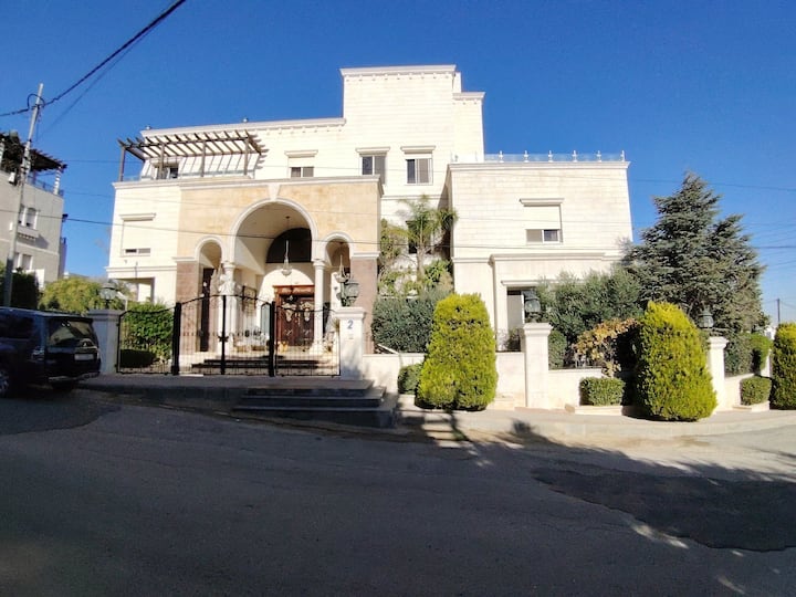 Aprtement In Villa Very Exclusive High End Area - Amman