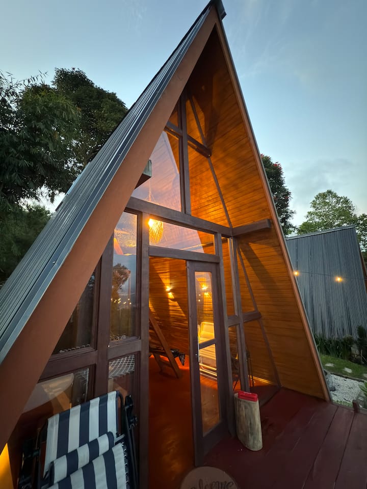 Cozy Skyline View Villa Tomohon - Cabin 1 - North Maluku