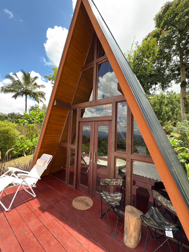 Cozy Skyline View Villa Tomohon - Cabin 2 - North Maluku