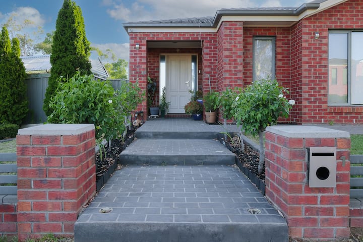 Gem Home In Peppercorn Estate - Bendigo